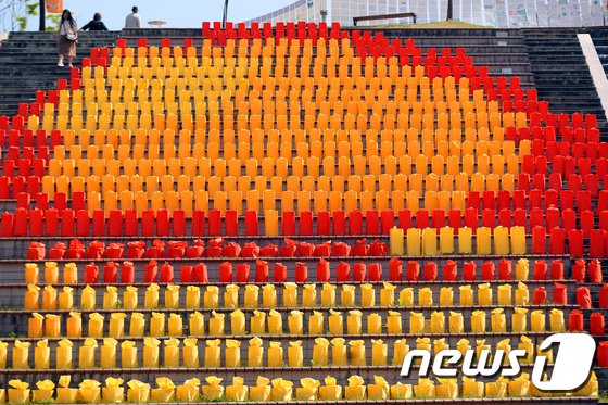 한지로 만든 작품 감상해요 네이트 뉴스
