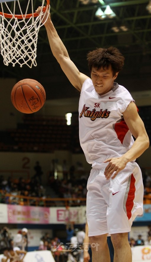포토 현역의 위엄김효범 멋지게 슛 네이트 스포츠