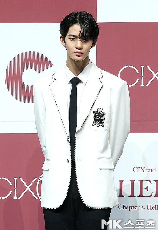 CIX 배진영, 강렬한 눈빛 [MK포토] : 네이트 연예