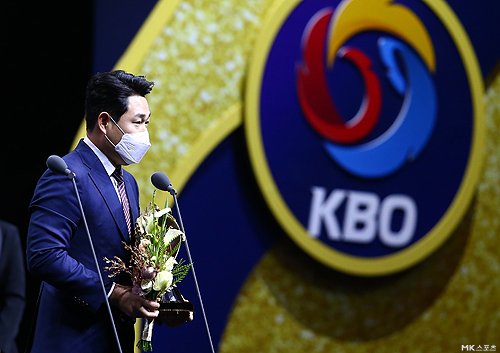 양의지 'KBO 최고의 영광' [MK포토] : 네이트 스포츠