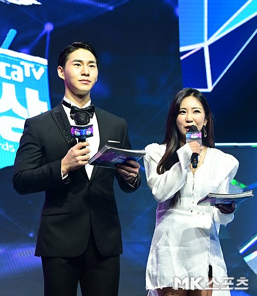 밴쯔-김성은 '아프리카TV 시상식 MC' [MK포토] : 네이트 연예
