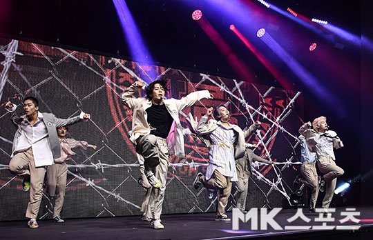 T1419 '화려한 퍼포먼스' [MK포토] : 네이트 연예