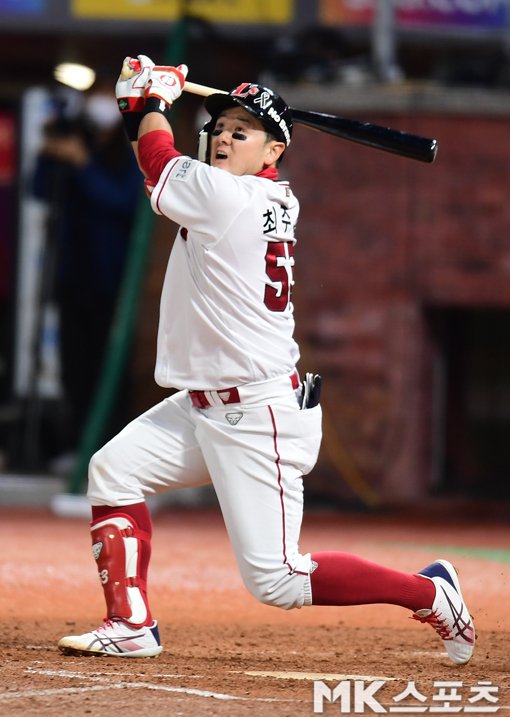 최주환·김민식 선발 출격! SSG, 1차전과 동일한 라인업 들고 나와 [KS5] : 네이트 스포츠