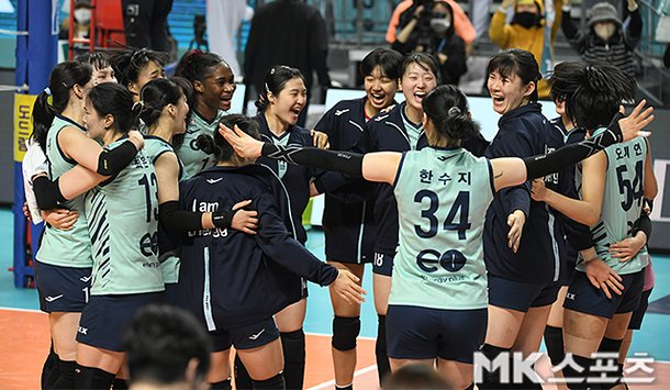 GS칼텍스 'KGC인삼공사 꺾고 기쁨' [MK포토] : 네이트 스포츠