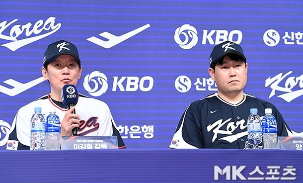 KBO 0.307→국제대회 0.169…'곰탈여' 향한 강철매직의 믿음 "WBC 주전 포수는 양의지" : 네이트 스포츠