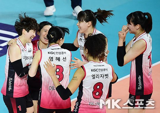 KGC인삼공사 '3연승으로 4위 도약' [MK포토] : 네이트 스포츠