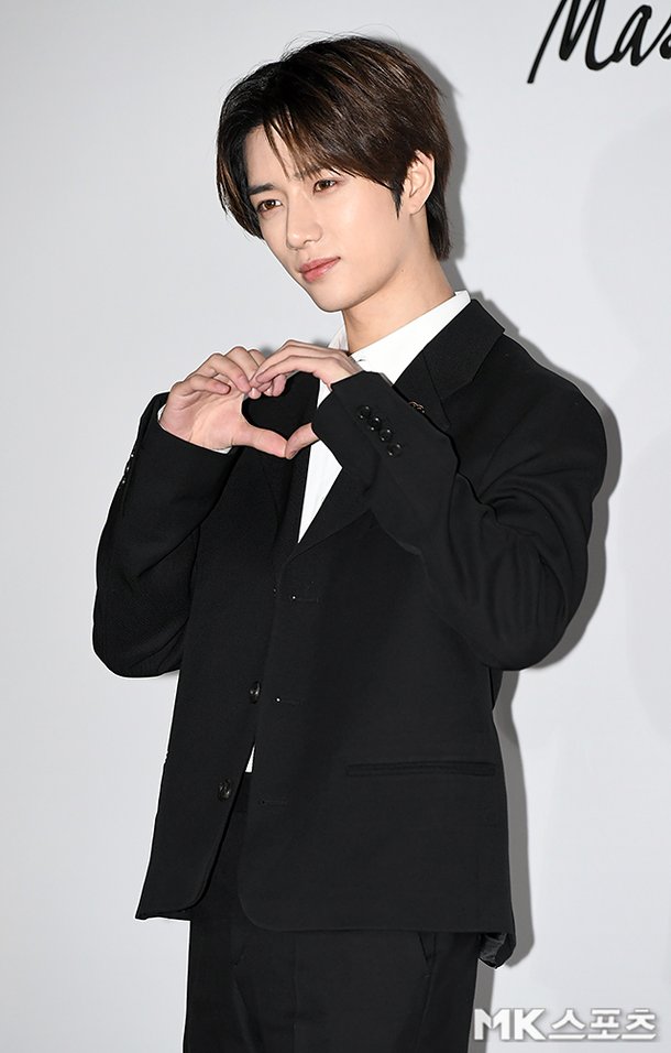 TXT 범규 '명품 하트' [MK포토] : 네이트 연예