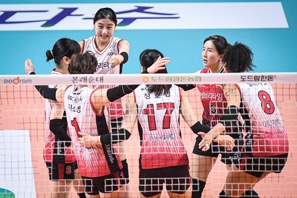 '엘리자벳·정호영 大폭발' KGC인삼공사, 적지서 GS칼텍스 완파 '4위 탈환'…3위 맹추격 [MK장충] : 네이트 스포츠