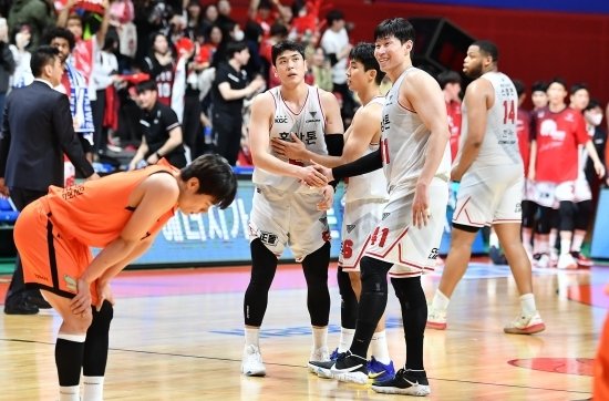 SK의 챔프전 선착, 발등에 불 떨어진 KGC…4차전에서 못 끝내면 '탑 독' 아니다 [KBL PO] : 네이트 스포츠