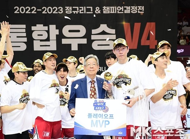 3번째 파이널 MVP '라이언킹' 오세근, 'KBL GOAT' 양동근과 어깨 나란히 [KGC V4] : 네이트 스포츠