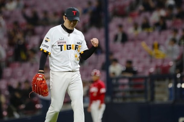 '대투수' 양현종, 161승으로 KBO 역대 다승 2위 등극…정민철과 나란히 [MK광주] : 네이트 스포츠