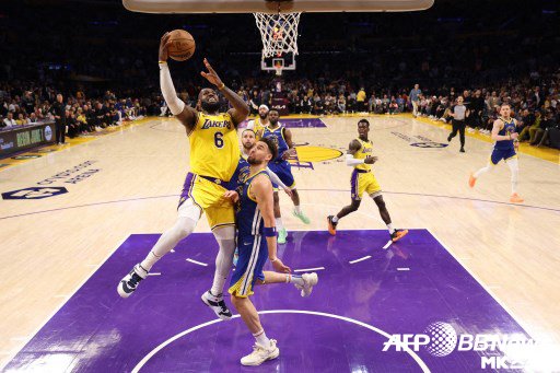 '르브론 30점' 레이커스, GSW 꺾고 컨퍼런스 결승행 [NBA PO] : 네이트 스포츠