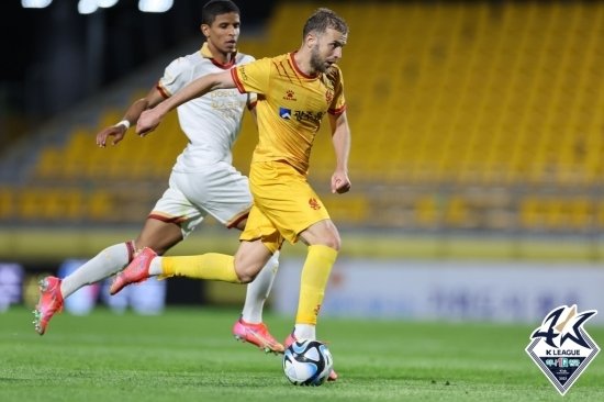 광주 토마스, K리그1 17R MVP 선정…수원전 멀티골 활약 : 네이트 스포츠