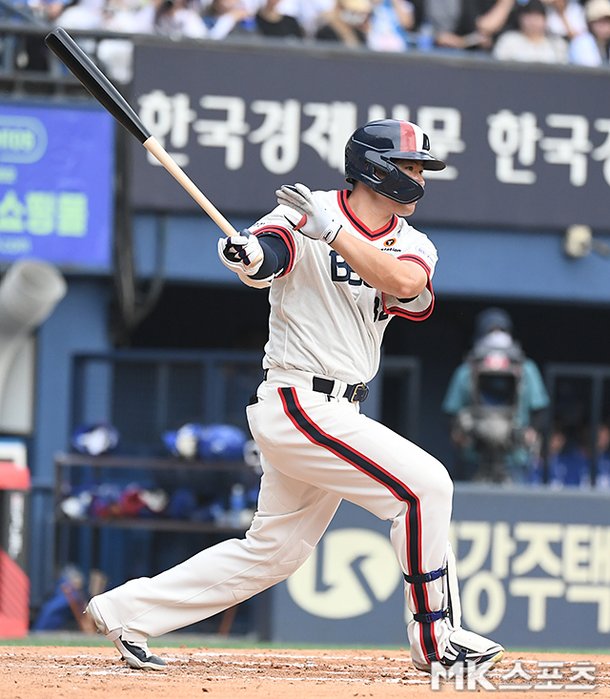 김재환 'KBO 역대 84번째 1200안타' [MK포토] : 네이트 스포츠