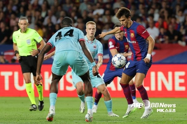 '펠릭스 2G·1AS' 바르사, 앤트워프에 5대0 완승…레반도프스키 100호골 대기록 : 네이트 스포츠