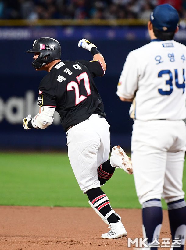 KT, NC에 3-0 완승! 2패 후 1승 반격. 고영표 역투+배정대·문상철 홈런 폭발 [MK PO3] : 네이트 스포츠