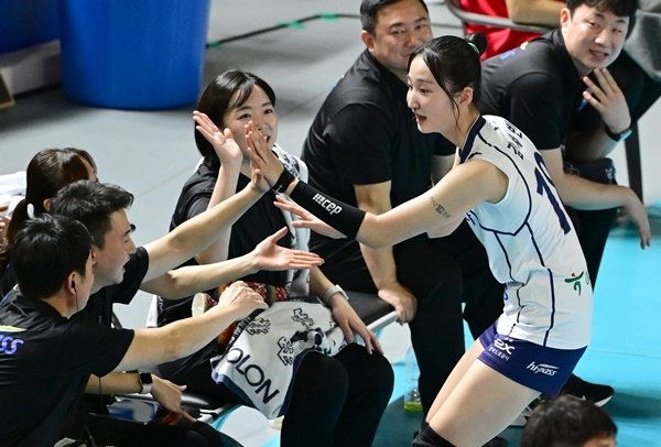 1순위 187cm MB 기대치 이 정도다…"김세빈, 신인이지만 에이스 기질 가졌다" 김종민 특급 칭찬 [MK대전] : 네이트 스포츠