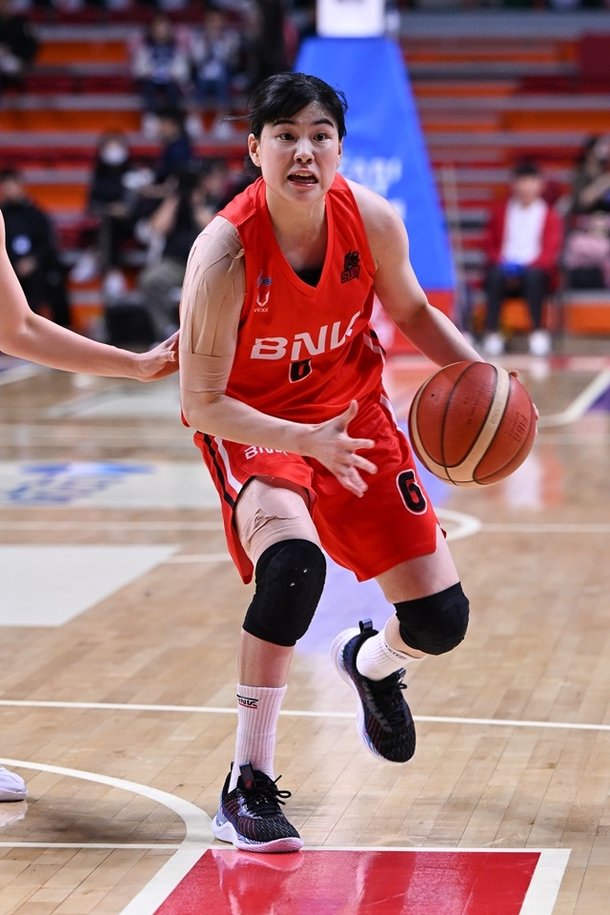 WKBL, 1R 페이크 파울 현황 공개…3회 이경은에겐 벌금 부과 : 네이트 스포츠