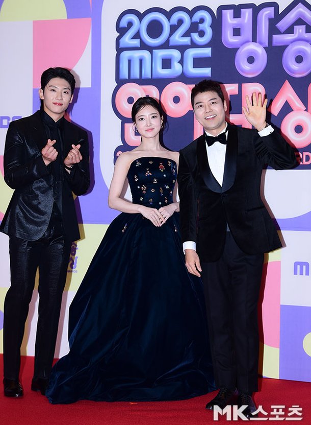 전현무-이세영-덱스 '환상의 3MC' : 네이트 연예