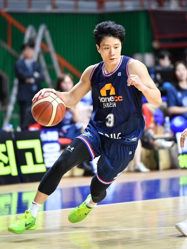 'DB산성' 함락! '슈퍼팀' KCC, KBL 최초 5위→ 챔피언결정전 진출…13년 만에 정상 도전 [MK부산] : 네이트 스포츠