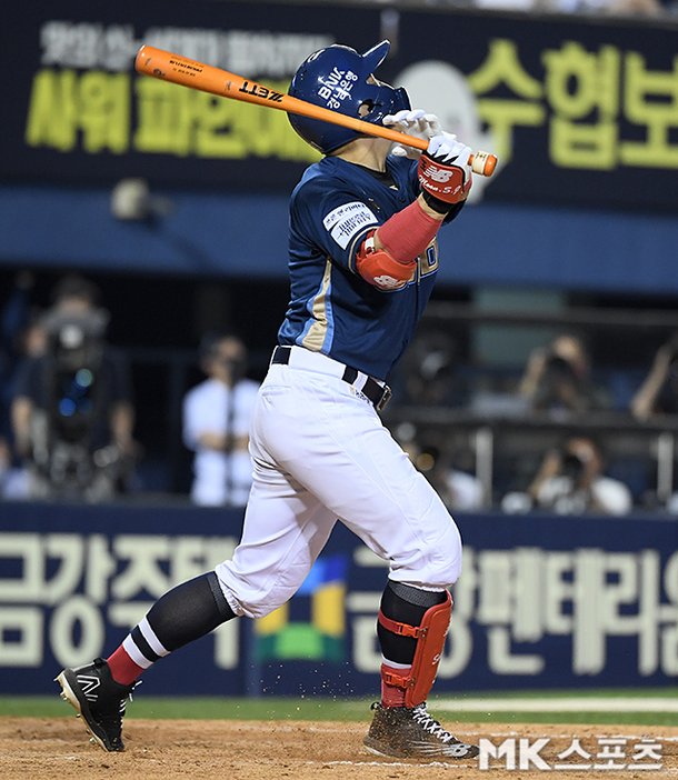 손아섭 'KBO 2,504번째 안타' [MK포토] : 네이트 스포츠