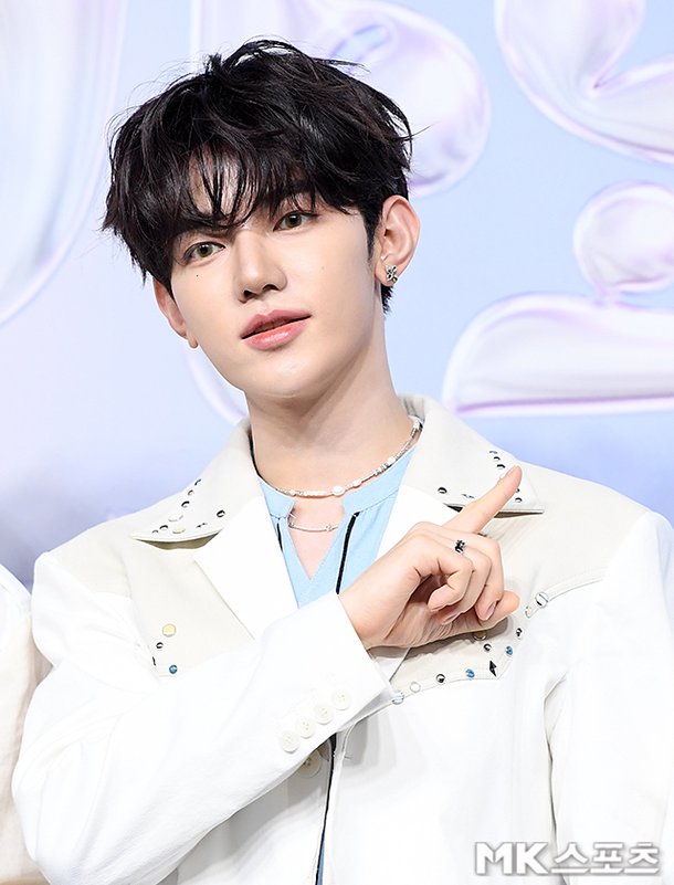 장하오 'SBS 가요대전 멋진 포즈' [MK포토] : 네이트 연예