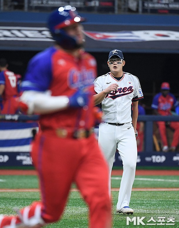 11월 155km 미쳤다! 김서현, 쿠바 상대 무실점 완벽 국대 데뷔전 [쿠바전 현장] : 네이트 스포츠