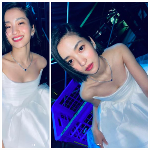 46kg 몸매+직각 어깨" 김태리, 무대 뒤에서도 요정 미모 : 네이트 연예