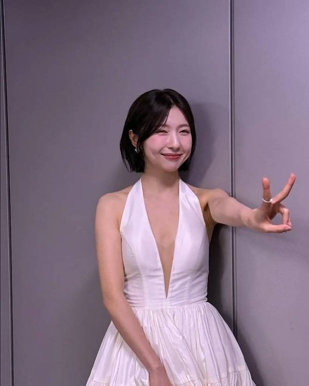 갑자기 SNL 하차하고 SBS에서 빛 보고 있는 여배우, 노출 드레스룩 : 네이트 연예