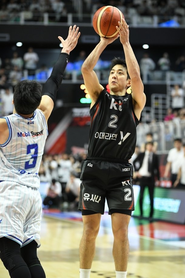 'The King' 허훈은 역시 최고! kt, '투혼 그 자체' KOGAS 넘었다…4강서 SK와 '통신사 더비' [KBL PO] : 네이트 스포츠