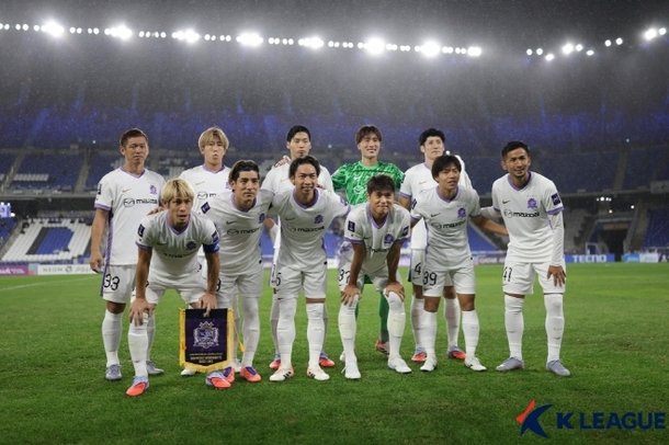 울산에서 '올 시즌 ACLE 첫 패배' 미하엘 스키베 감독 "기회를 득점으로 연결하지 못한 게 아쉽다" [MK현장] : 네이트 스포츠