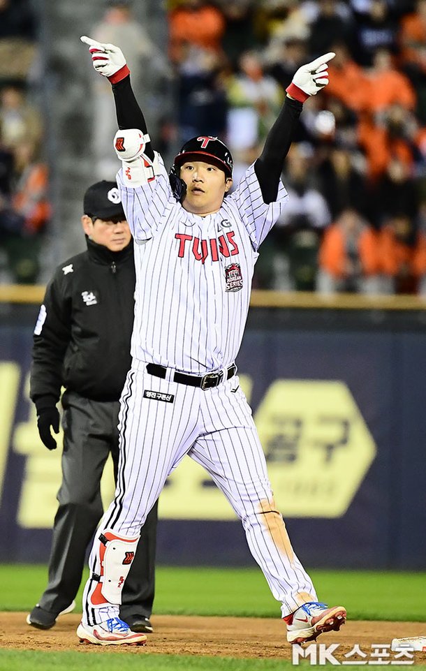 '메가트윈스포' 폭발! LG, 13-5 한화에 KS 2연승! 90.5% 우승 확률 잡았다! [KS2 현장] : 네이트 스포츠