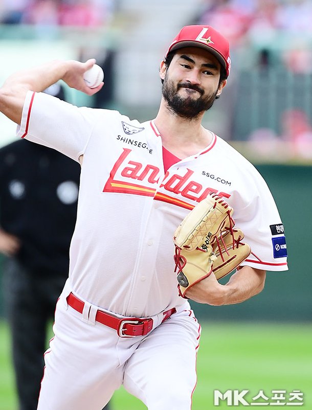 "선수 뜻에 맡길 것"…SSG와 동행하게 된 화이트, 류지현호 합류하나 : 네이트 스포츠