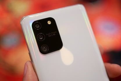 갤럭시S20 출시 앞두고 갤럭시S10·LG G8 ThinQ 등 공짜폰 활개…공백기 메운다 : 네이트 뉴스