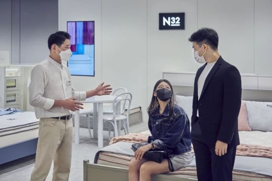 시몬스 침대, 'N32' 전국 13개 매장 가동…소비자 접점 확대 : 네이트 뉴스