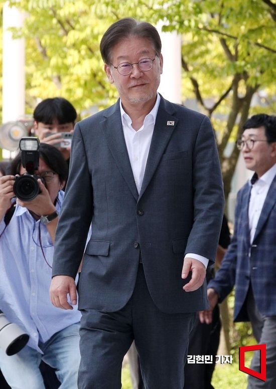 대북송금 의혹 이재명 2차 조사 출석…檢 증거 단 한 개도 못 찾아 네이트 뉴스