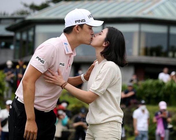 반환점 돈 KPGA 코리안 투어 : 네이트 뉴스