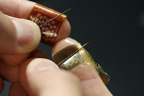 Researchers develop skin-attachable, untethered telehaptic system for ...