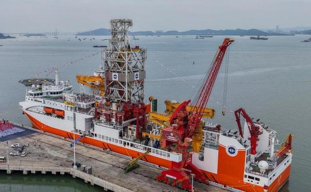 China's first deep-ocean drilling vessel enters operation : 네이트 뉴스