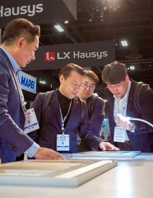 LX하우시스, 美 'TISE 2025'서 K-바닥재 우수성 알린다 : 네이트 뉴스