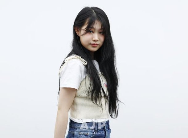Chinese singer Nina makes confident K-pop debut with 'Never Afraid ...