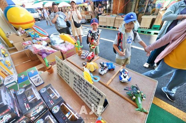 PHOTOS: A street where time stands still, Dongdaemun Stationery and Toy ...