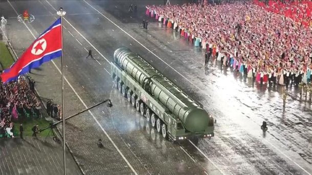 North Korea unveils new ICBM at late-night military parade : 네이트 뉴스