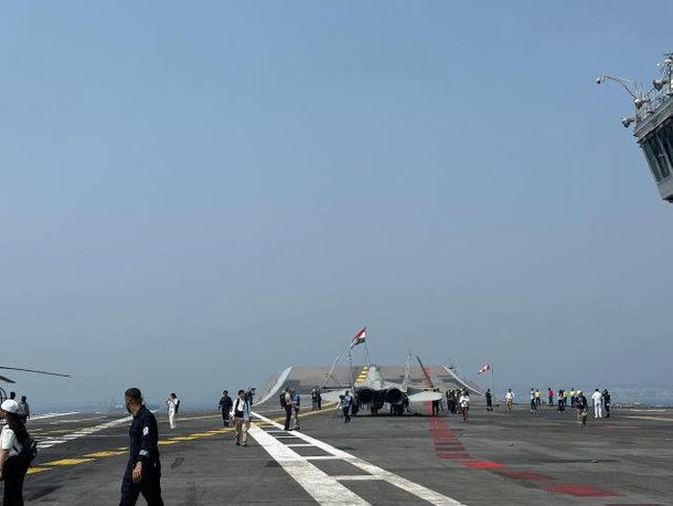 Aboard India's Indigenous Aircraft Carrier INS Vikrant : 네이트 뉴스