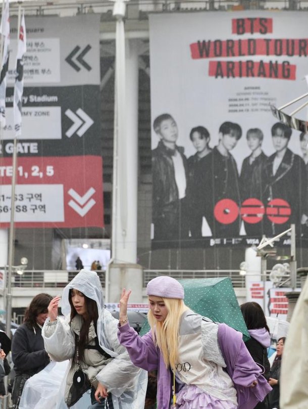 BTS draws global fans to rain-soaked Goyang as world tour kicks off ...