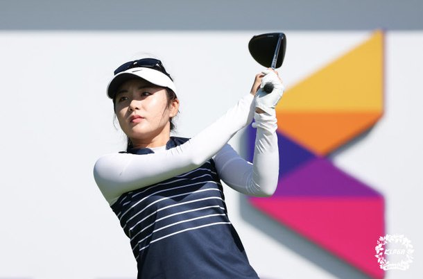 김수지, KLPGA KG·이데일리 레이디스 오픈 첫날 1위…2연패 향해 기분 좋운 첫 발 : 네이트 스포츠