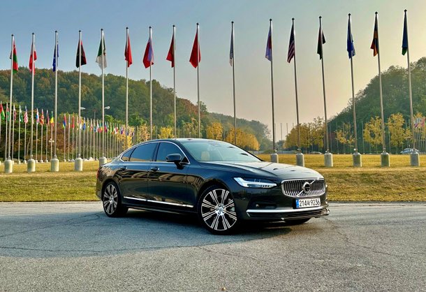 [시승기] 볼보 S90, '럭셔리 세단'을 재정의하다 : 네이트 뉴스