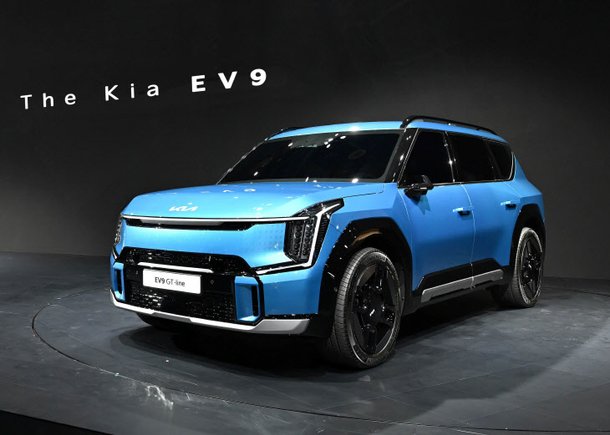 "3040 홀렸다"…기아 'EV9', 사전계약 1만대 돌파 : 네이트 뉴스