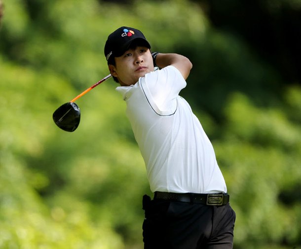 2001년 생 동갑 '친구' 김민규·조우영, KPGA 투어 데상트코리아 매치플레이 결승서 맞붙어 : 네이트 스포츠