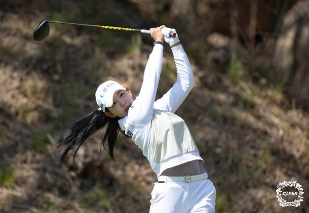박보겸·이예원, KLPGA 투어 iM금융오픈 초대 챔피언?시즌 첫 2승 놓고 경쟁 : 네이트 뉴스